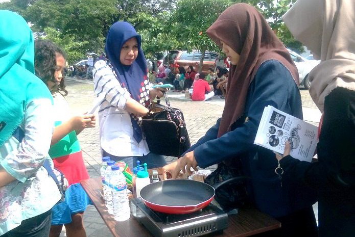 Burger Innovation with Snakehead Murrel as Meat - Universitas Airlangga ...