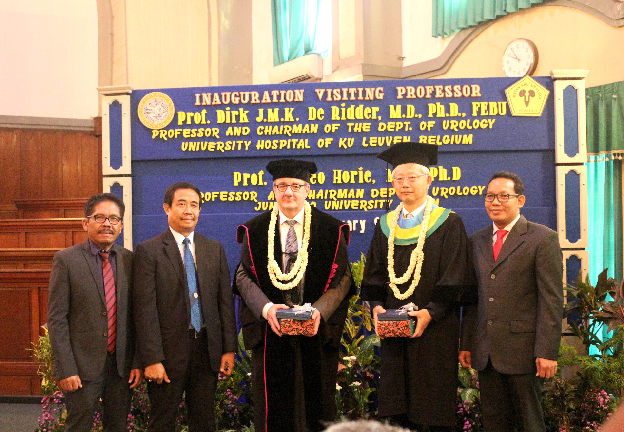 “Visiting Professor” FK UNAIR Tingkatkan Wawasan Teknologi Kedokteran ...