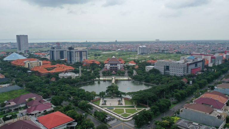 Transformasi UNAIR Bangun Kampus Berkelanjutan - Universitas Airlangga ...