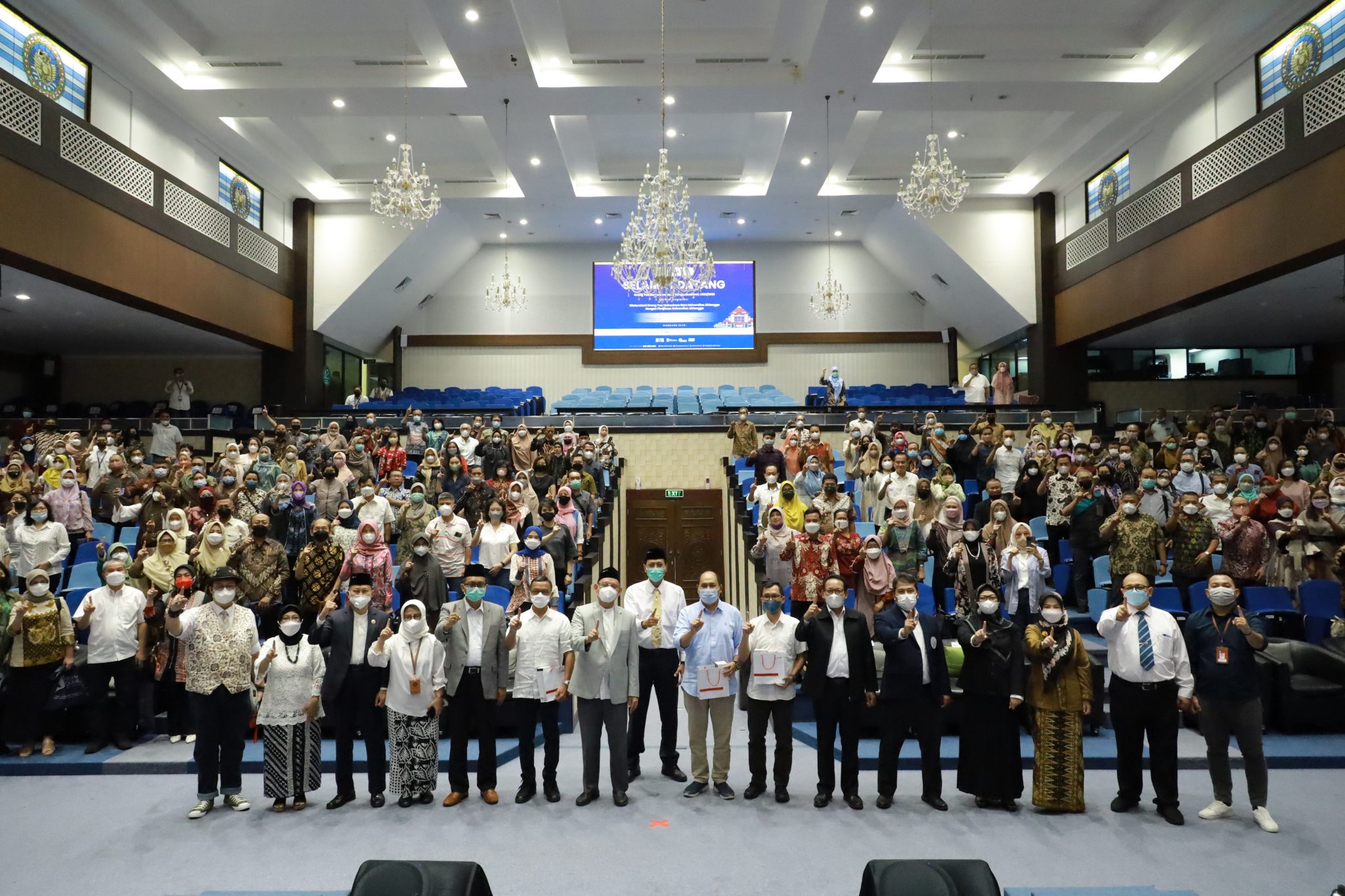 Rektor Ajak Orang Tua Ikut Berkomitmen Jadikan Mahasiswa UNAIR HEBAT ...