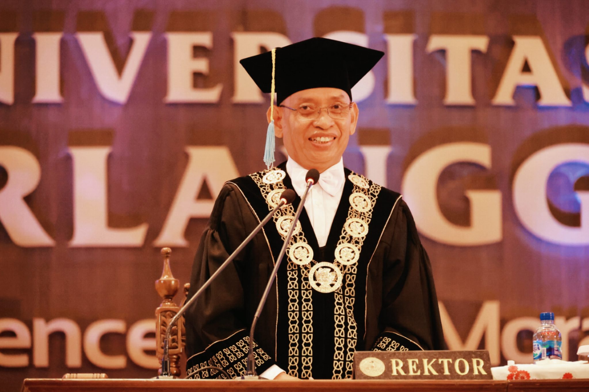 Foto : Wisuda 232 - Universitas Airlangga Official Website