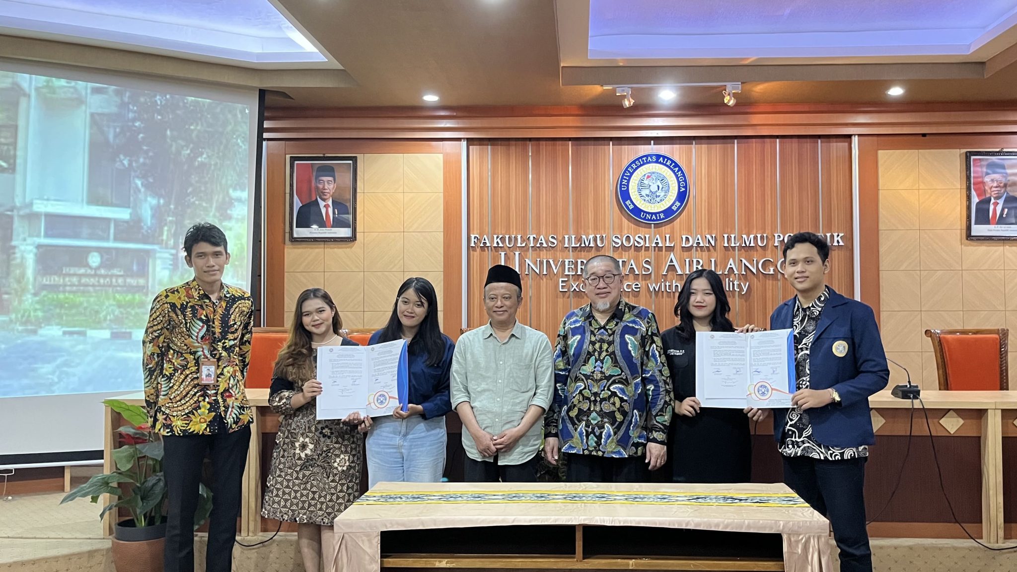 Serah Terima Jabatan BEM dan BLM FISIP UNAIR 2023, Simbol Estafet ...
