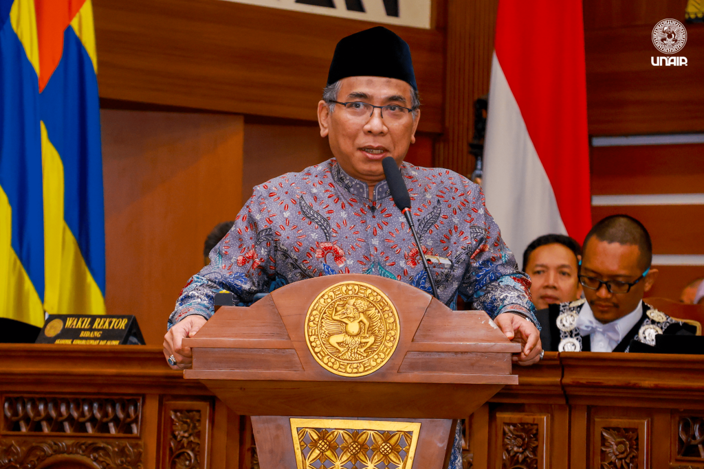 Foto : Pengukuhan Prof. (HCUA) Dr. H. Sunarto, S.H., M.H. - Universitas ...