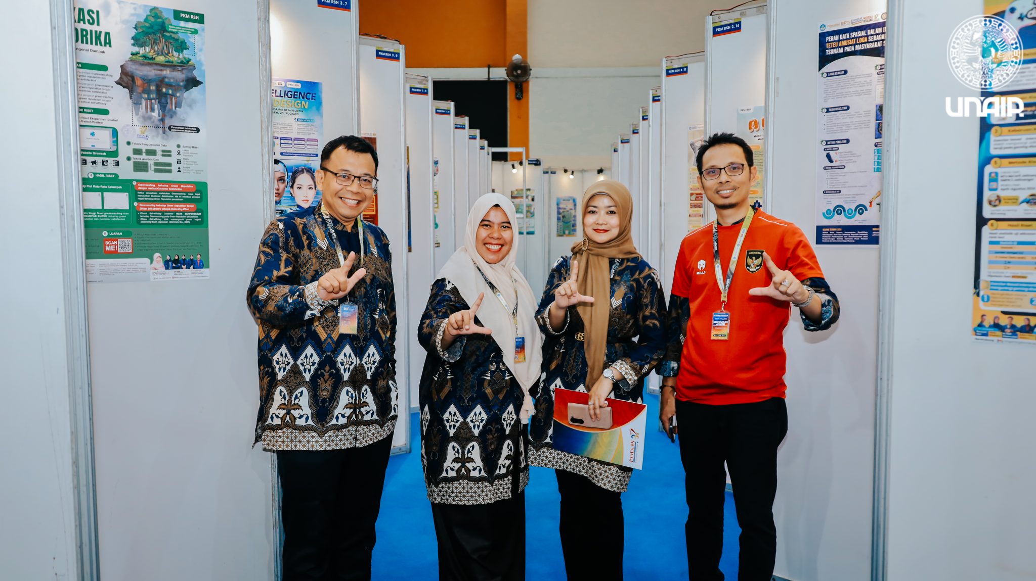 Foto: Lomba Poster PIMNAS 37 - Universitas Airlangga Official Website