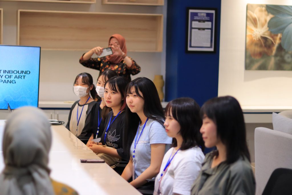 FIB UNAIR Sambut Mahasiswa Inbound dari Shizuoka University ...