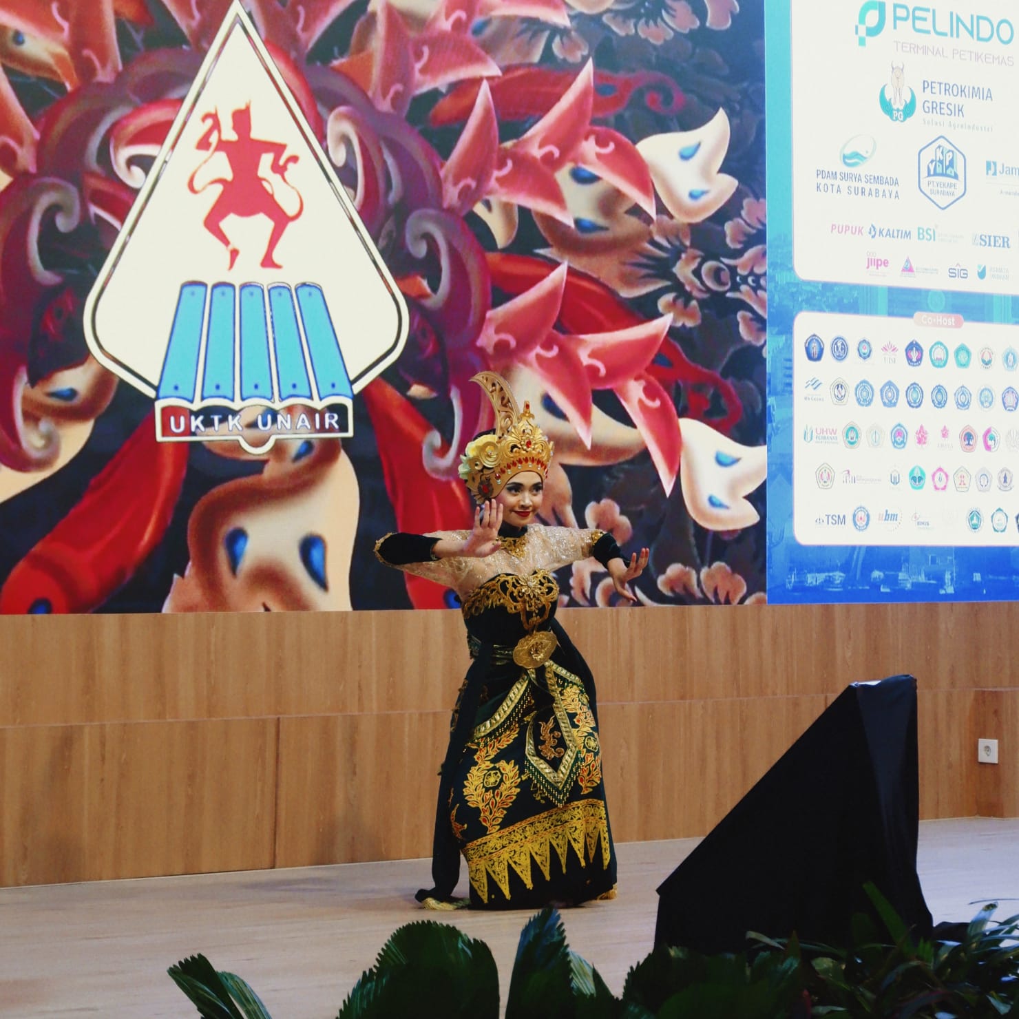 Mahasiswa FIB Bawakan Tari Tradisional ke Kancah Internasional ...