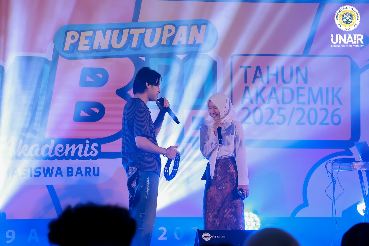 Kemeriahan Penutupan PKKMB: Talkshow Inspiratif hingga Penampilan Guest ...
