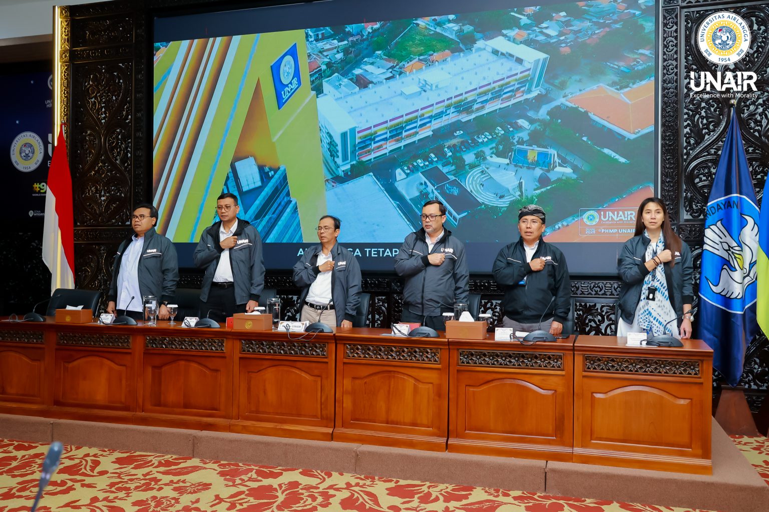 Foto : Pemberangkatan PIMNAS dan KMI Expo 2025 - Universitas Airlangga ...